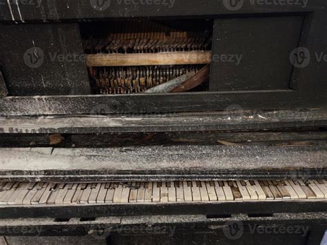 Broken Piano Keys Wallpaper