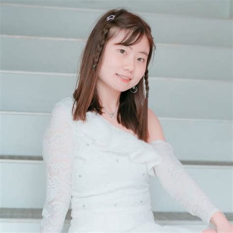 Mina 娜娜 minana Threads Say more