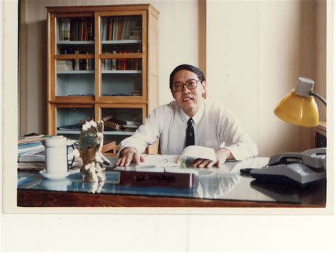 潘承洞工作照 山东大学潘承洞校长诞辰90周年纪念
