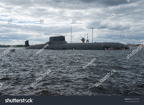 Typhoon Class Submarine Scale