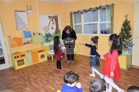 Коледни лакомства ще получат децата в детските градини и ясли в Ловеч Утро