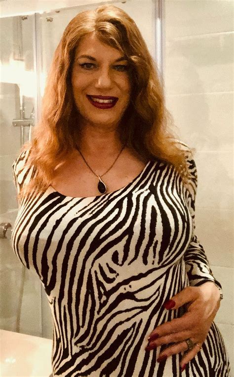Pin On Busty Fashion