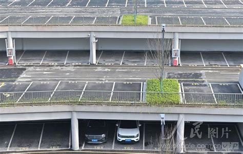 重庆：多措并举缓解停车难题 人民图片网