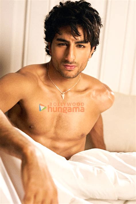 Ibrahim Ali Khan Photos Images Hd Wallpapers Ibrahim Ali Khan Hd Images Photos Bollywood