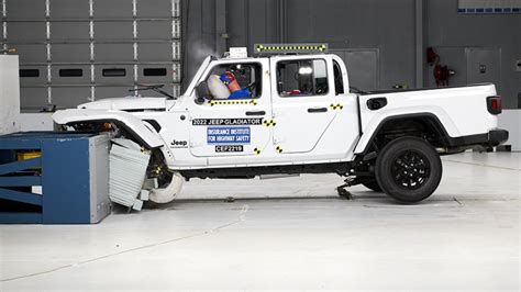 Caminhonetes Da Chevrolet Toyota E Jeep São Reprovadas Em Crash Test