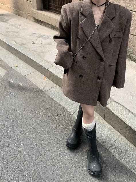 비스켓바스켓 오버핏 남친룩 보이핏룩 보이룩 슬림 브라운 초코 초코코트 브라운코트 갈색 헤링본 헤링본하프코트 헤링본코트 헤링본숏코트 숏코트 숏자켓 테일러드자켓 울혼방 울