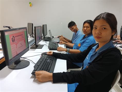 สร้างเว็บ แผนกวิชาคอมพิวเตอร์ธุรกิจ วิทยาลัยเทคนิคบัวใหญ่