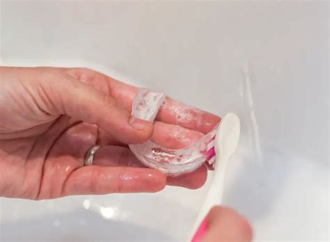 How To Clean Invisalign Aligners Top 3 Dos And Donts Glo Orthodontics