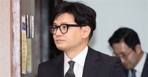 한동훈 이재명 기자회견 비판판사 앞에서 얘기해야