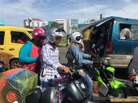 ពលរដ្ឋខ្មែរ ចេញដំណើរទៅ បោះឆ្នោតនៅស្រុក កំណើត របស់ខ្លួន