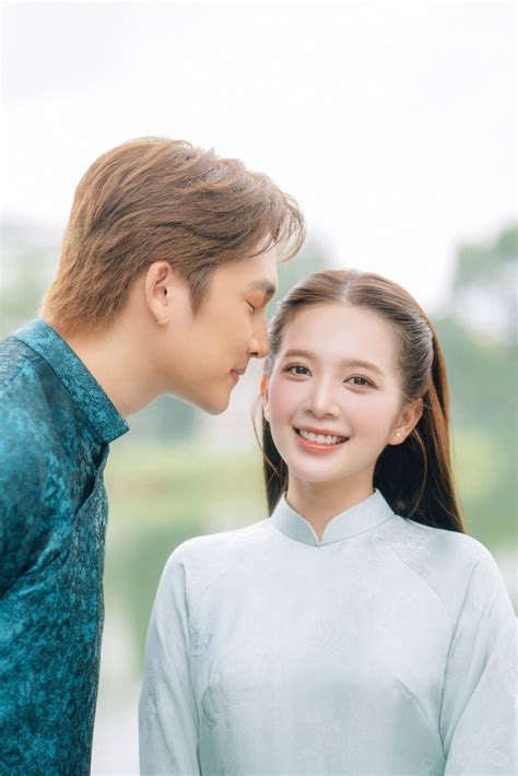 Đình Tú Ngọc Huyền Khoe ảnh Cưới Lãng Mạn Giữa Lòng Hà Nội