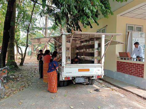 အင်းစိန်မြို့နယ်၊ သစ်တောဦးစီးဌာနရုံးသို့ ရွေ့လျားစာကြည့်တိုက် မော်တော်ယာဉ်ဖြင့် စာအုပ်များ င