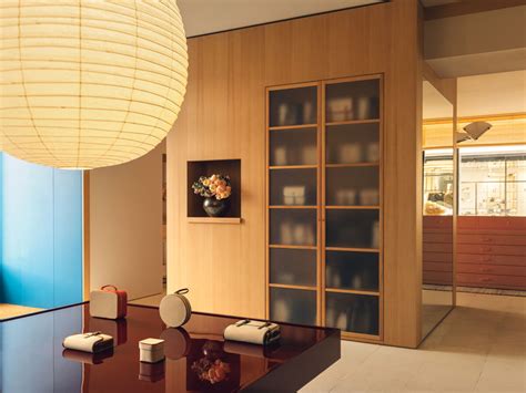 Luniform — Halleroed