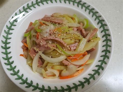 밑반찬으로 좋은 스팸감자채볶음