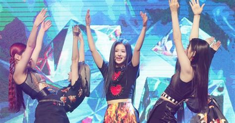 엔믹스 설윤 비주얼 센터[★포토]