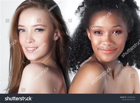 Lightskin Girls Be Like