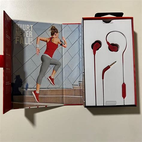 Jbl Endurance Run Earphones Audio Earphones On Carousell