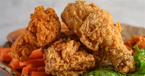 Muslos De Pollo Fritos Para Disfrutar De Un Almuerzo Diferente Y Delicioso