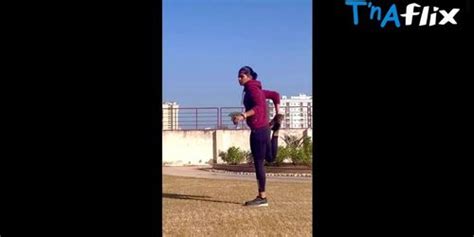 Smriti Mandhana Sexy Scene In Women Sports Person Hot