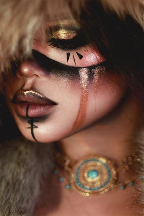 눈을 감다 수직 쐈어 얼굴 여성 입 벌린 포즈를 취하는 확대에 관한 무료 스톡 사진