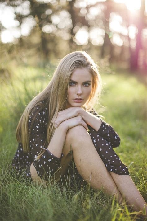 Canon 85mm F12l Ii Golden Hour Portrait Photography Blue Moon — Julia Trotti Photography