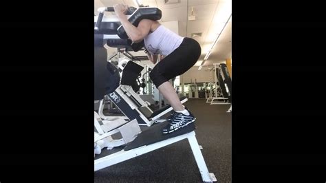 Lisandra Mcgrath Reverse Hack Squats For Booty Youtube