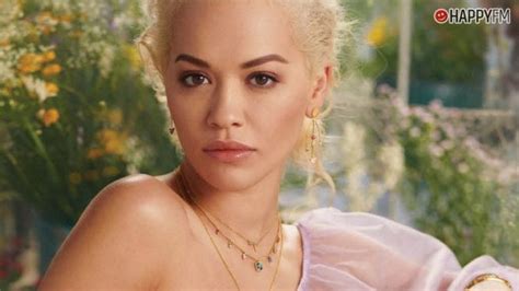 Instagram Rita Ora Sorprende Por Como Toma El Sol Cuando No Tiene Bikini