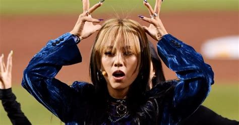 [st포토] 환불원정대 이효리 선명한 복근