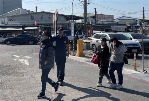 高雄28岁夫妻疑财困烧炭亡，3子“陪死”最小3岁 星岛环球网