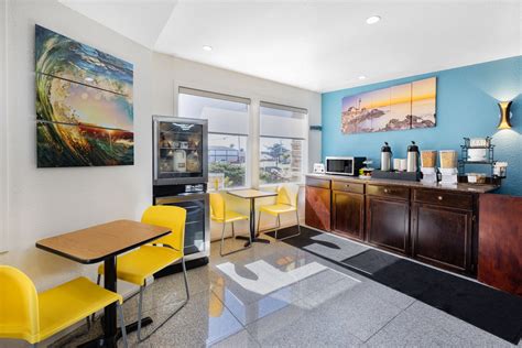 Oceanside Inn And Suites A Days Inn By Wyndham Fort Bragg Ca Hotels
