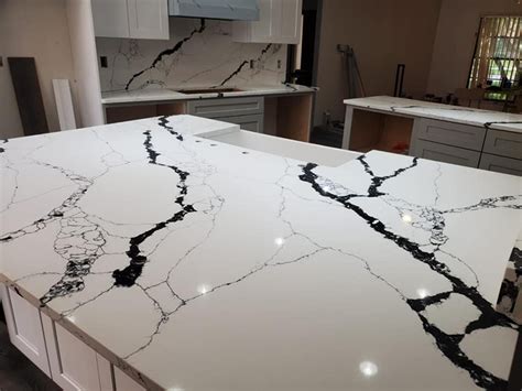 White Calacatta Quartz With Black Veins For Countertops