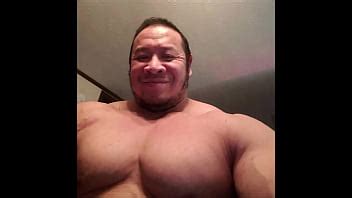 Massive Muscle Pec Bouncing XNXX