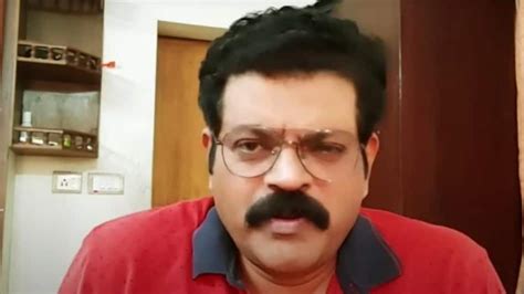 കയറിപ്പിടിക്കാൻ ശ്രമിച്ച സംവിധായകനെ നടി ചെരുപ്പൂരി തല്ലി സെറ്റി
