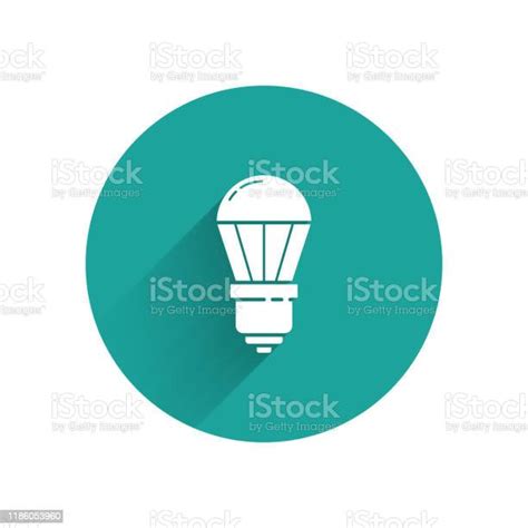 긴 그림자로 격리 된 흰색 Led 전구 아이콘입니다 경제적 인 Led 조명 전구 에너지 램프를 절약하십시오 녹색 원 버튼입니다 벡터 일러스트레이션 0명에 대한 스톡 벡터