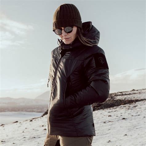 Down Insulation Vs Synthetic Insulation Which Is Best Thrudark