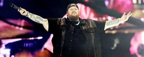 Jelly Roll Debuts Brand New Banger Liar At The Cma Awards Starting