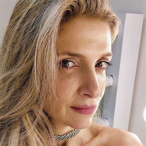 אוסנת זנו Facebook