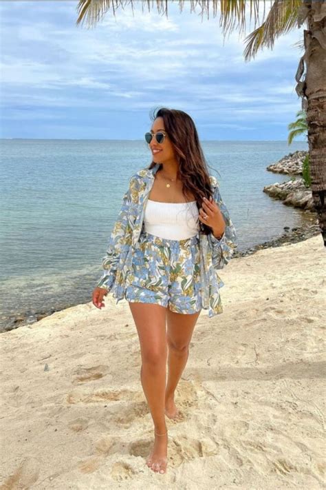 32 Super Cute Beach Outfit Ideas The Ultimate Guide To Chic