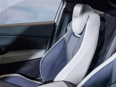 콘셉트카 감성 그대로 “23년 만에 돌아왔다”… 전설의 쿠페 부활에 자동차 시장 ‘감탄 리포테라