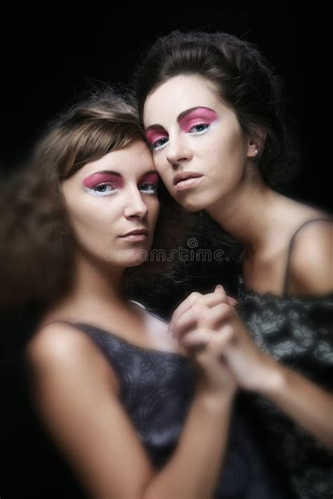Deux Belles Jeunes Filles Sexy Minces Image Stock Image Du Coiffure Amour 89301567