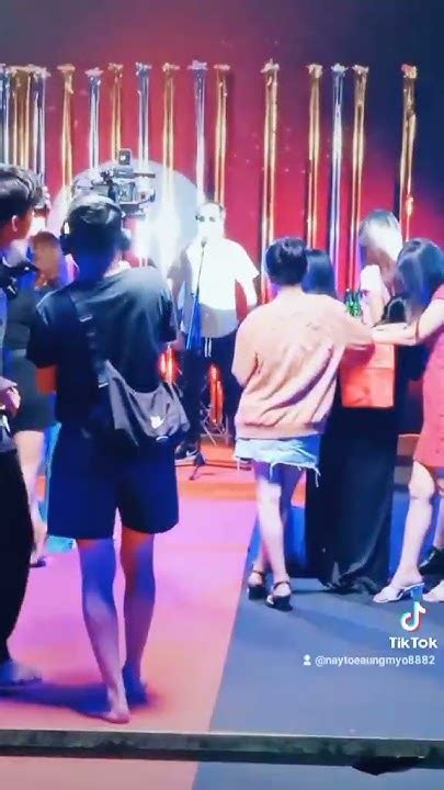 လူကြီးမင်းများ မဂ်လာပါ 😘 Youtube