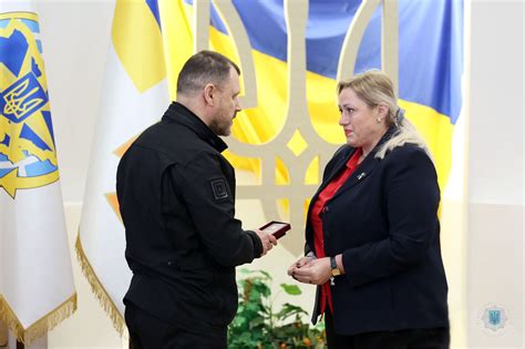 Ігор Клименко вручив державні нагороди героїням системи МВС