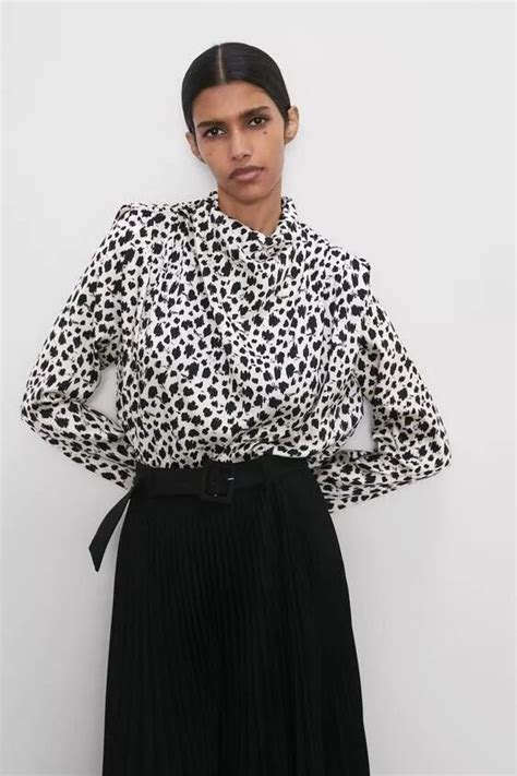 Zara сатенирана риза в животински принт р р М гр Варна Бриз • Olx Bg