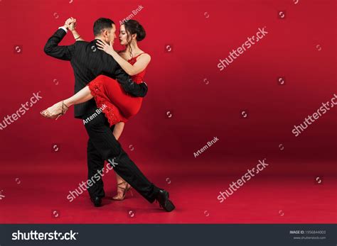 탱고 43503개가 넘는 로열티 프리 라이선스 대상 스톡 사진 Shutterstock