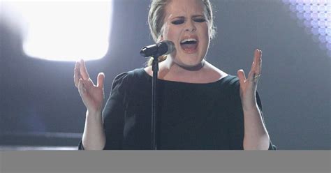 Названы самые популярные исполнители для караоке ФОКУС