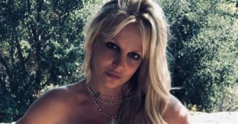 Britney Spears Poses Naked On The Beach As Fans Beg Her To Stop Posting Racy Pictures Irish