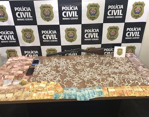 Pai E Filho São Presos Suspeitos De Tráfico De Drogas