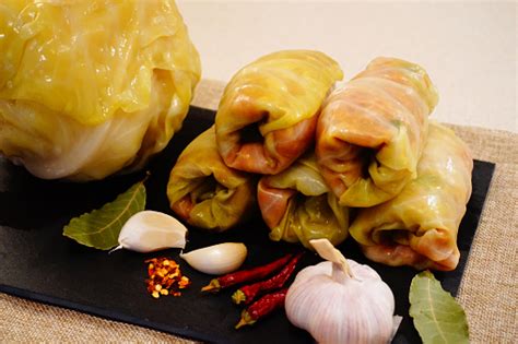 다진 고기와 양배추 롤 소금에 절인 양배추와 고기의 전통 음식 사르마에 대한 스톡 사진 및 기타 이미지 사르마 크로아티아 0명 Istock