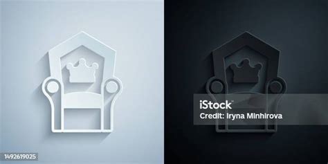 종이 회색과 검은 색 배경에 고립 된 중세 왕좌 아이콘을 잘라 종이 아트 스타일 벡터 3차원 형태에 대한 스톡 벡터 아트 및