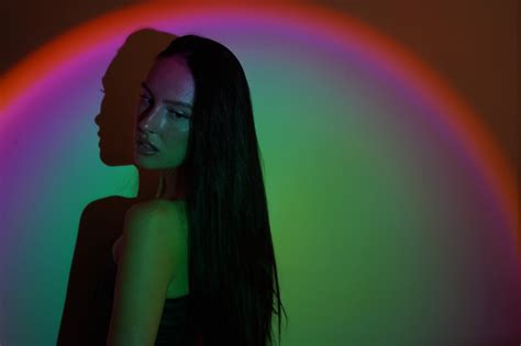 Rising Star Olivia Cox Continues To Dazzle With Captivating New Single Paris